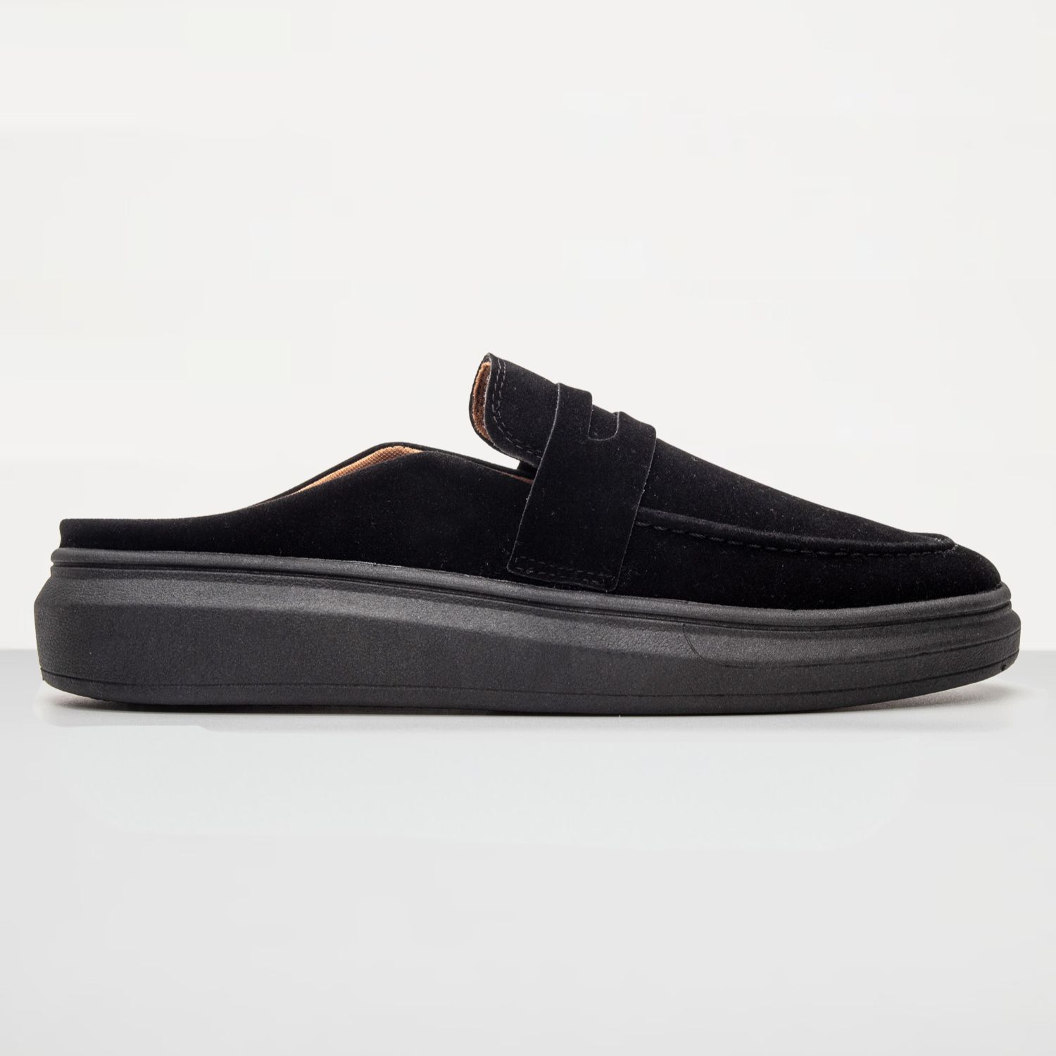 Mule Masculino Sola Alta Loafer Derby em Camurça - Preto/Preto | Atria ...