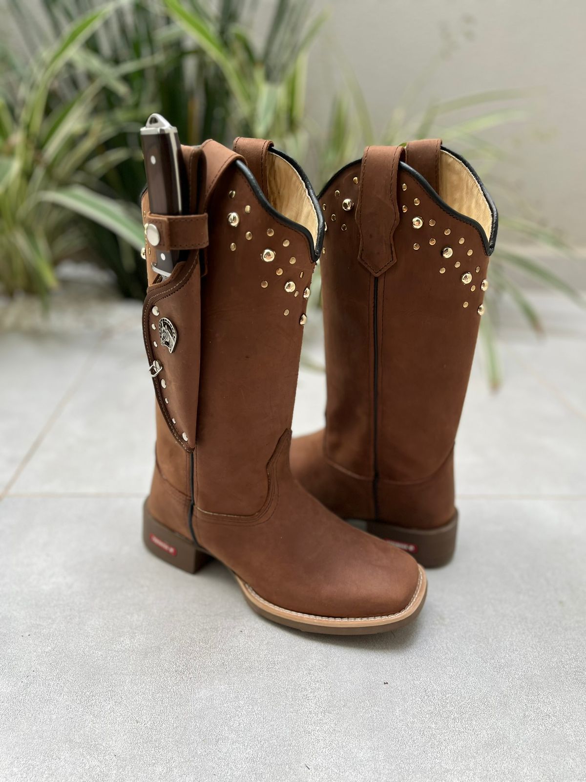 BOTA TEXANA EM COURO CAFÉ BASICA COM METAIS SOLADO MARROM + KIT FACA ...