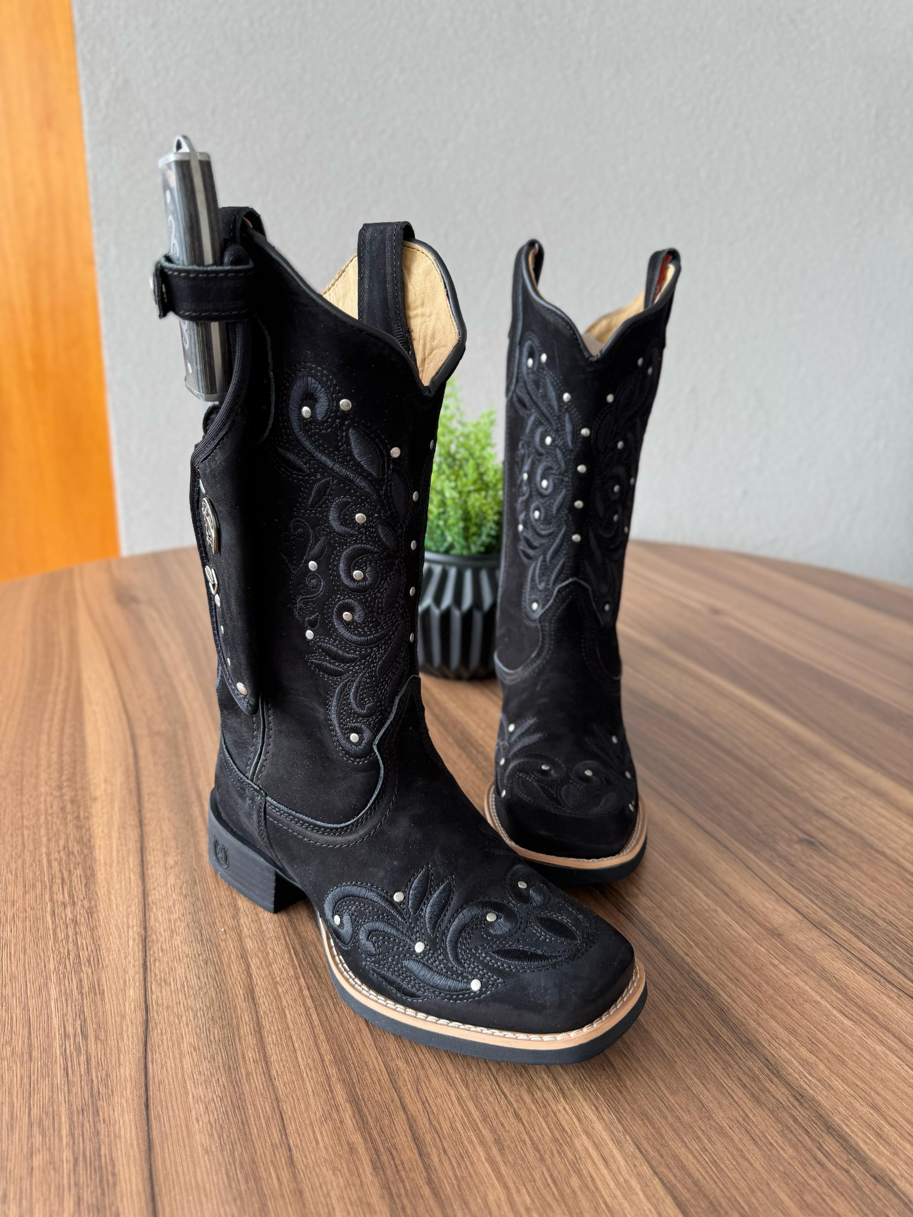 KIT BOTA TEXANA EM COURO NOBUCK PRETO BORDADO RAMOS ALL BLACK + METAIS ...