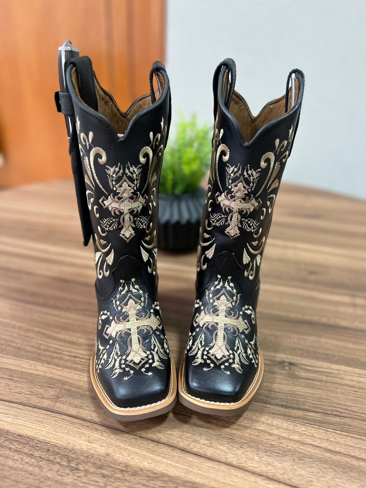 Bota Texana em Couro Com suporte 2 em 1 Cruz | Botas Texanas Fabi