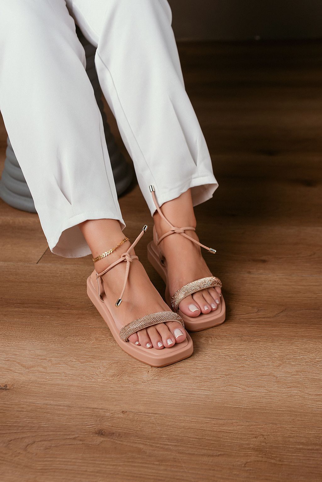 Sandália Flat Frente Strass Amarrar_187- Nude | Use Isa Shoes