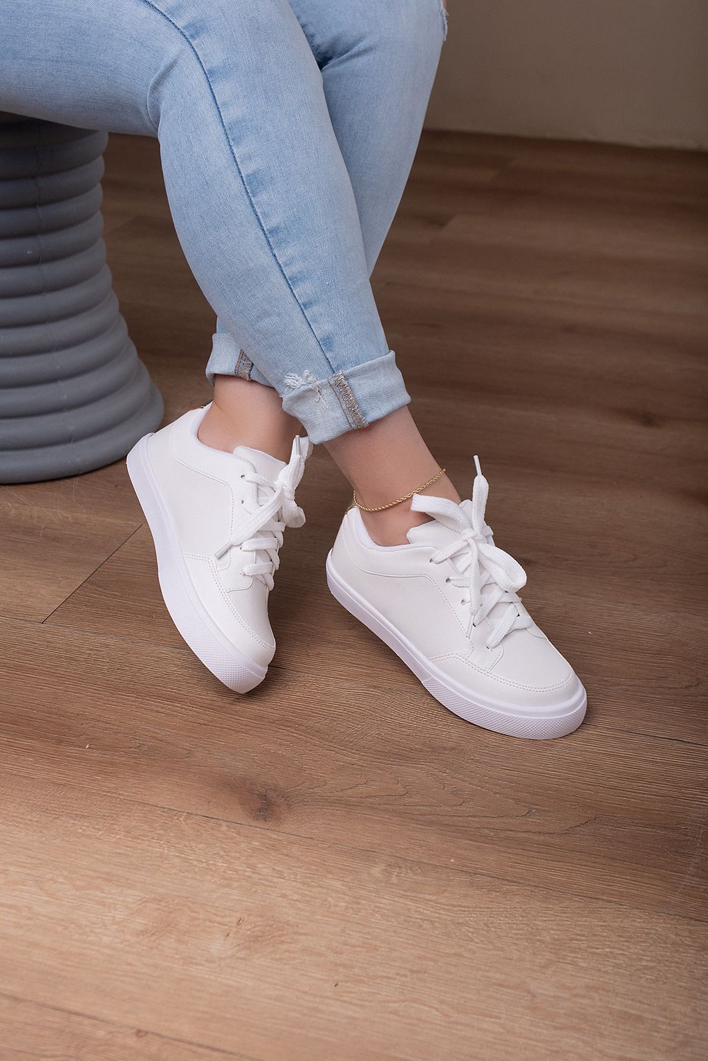 Tênis Solado Baixo Traseiro Ouro Detalhe_481- Branco | Use Isa Shoes