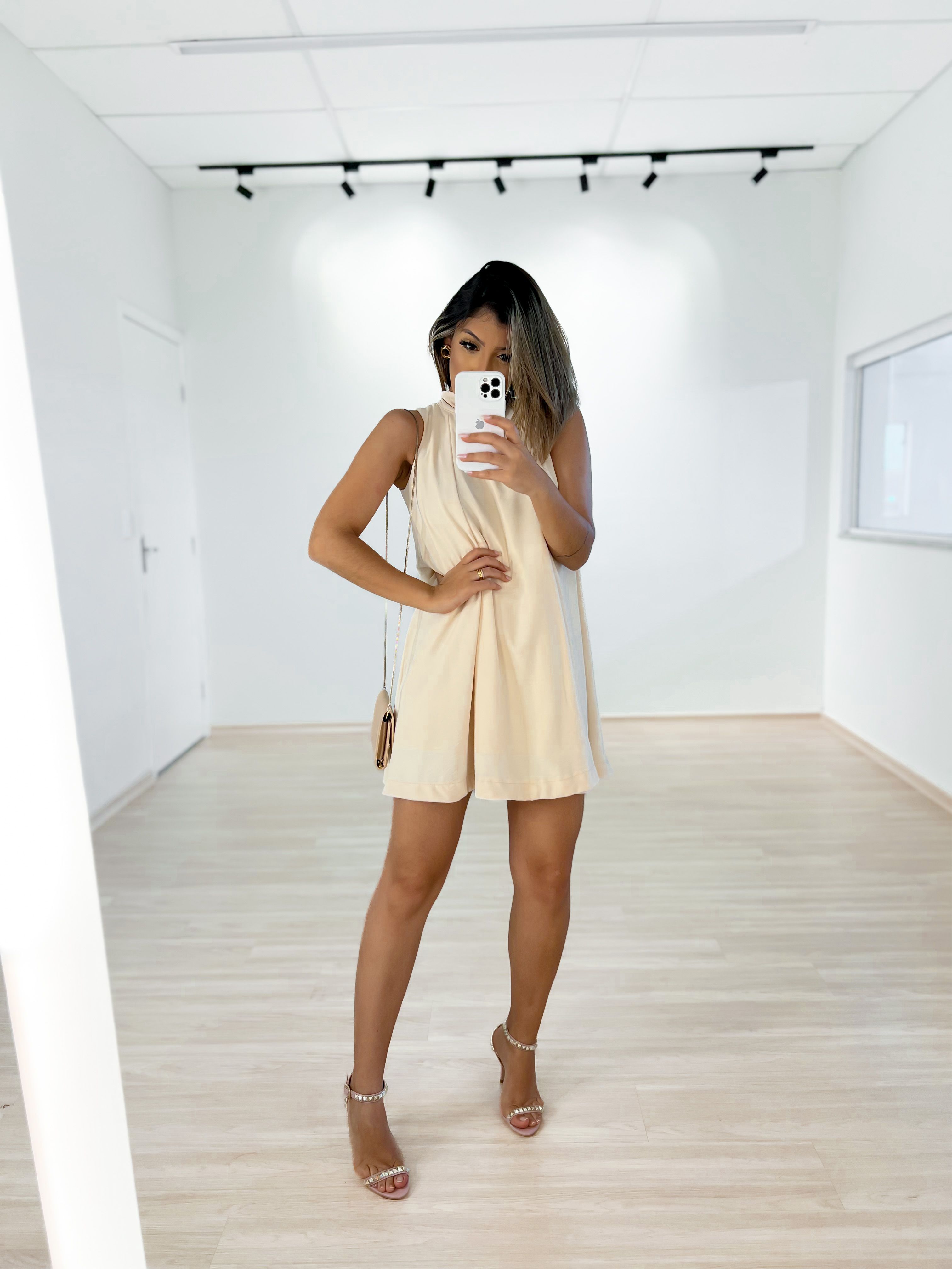 VESTIDO CREPE GOLA Areia | CAROLLA FERRARO