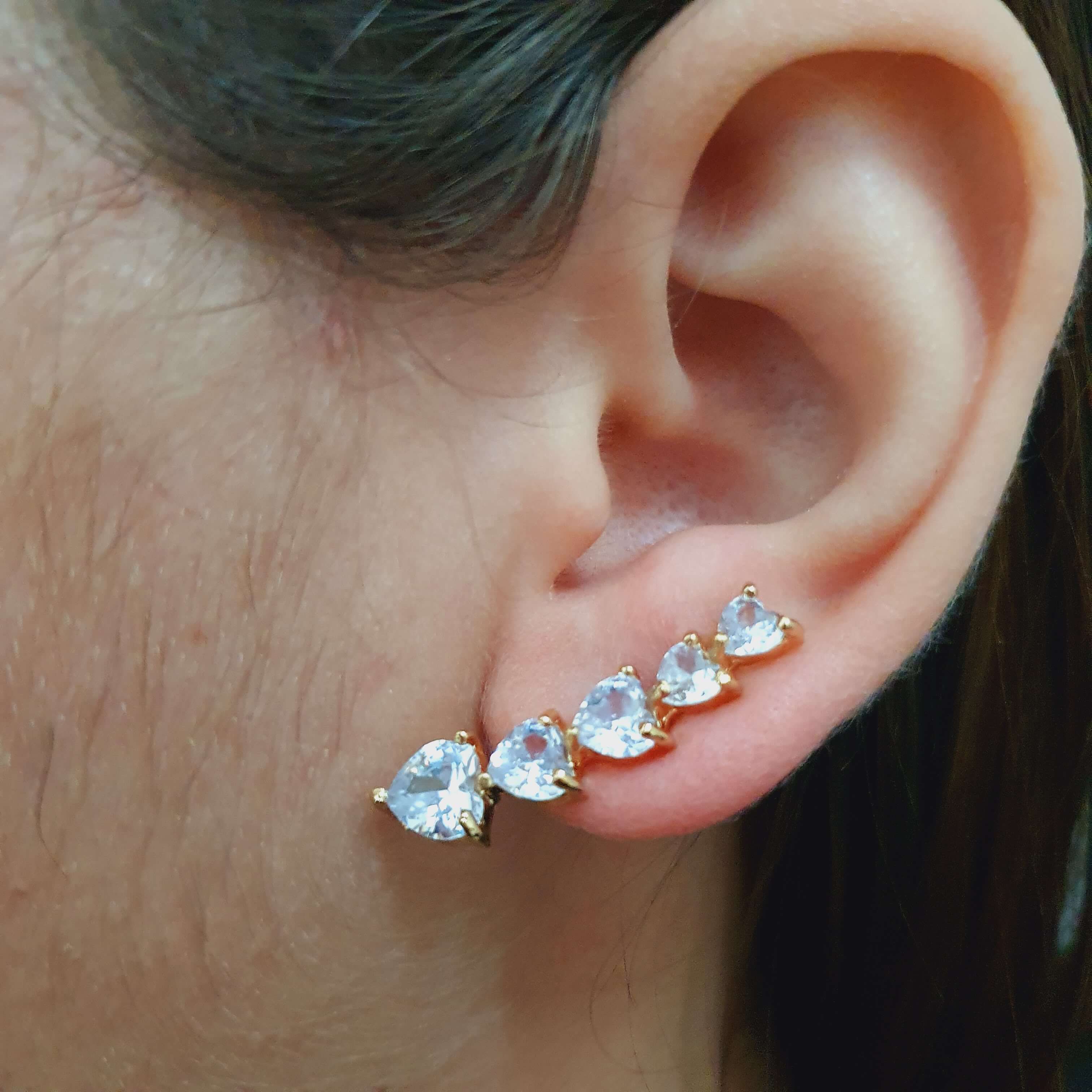 Brinco Ear Cuff Com Zircônia Coração Dourado Branco - Chérie Bijoux