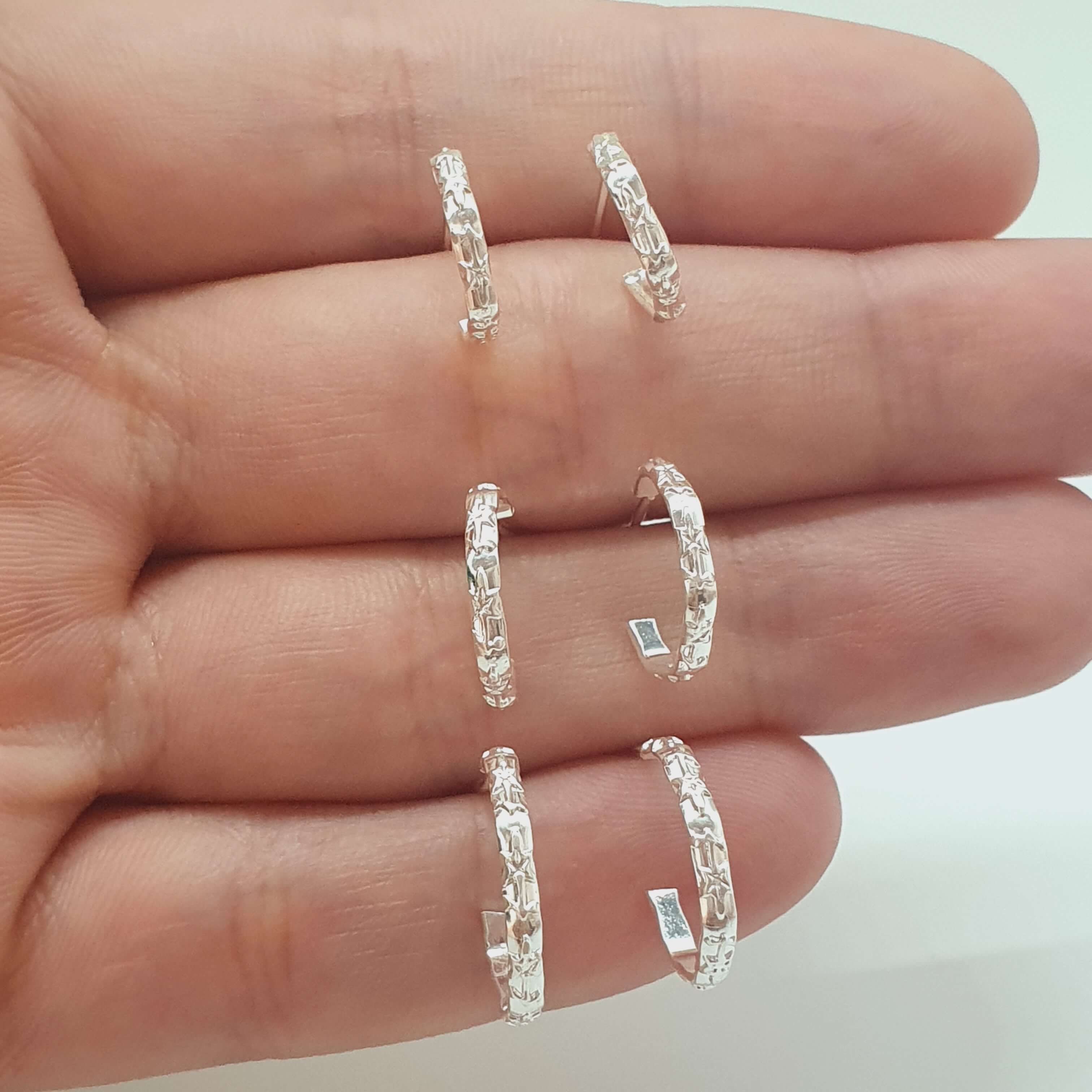 Kit De Mini Argolas Folheadas a Prata 925 Texturizadas - Chérie Bijoux