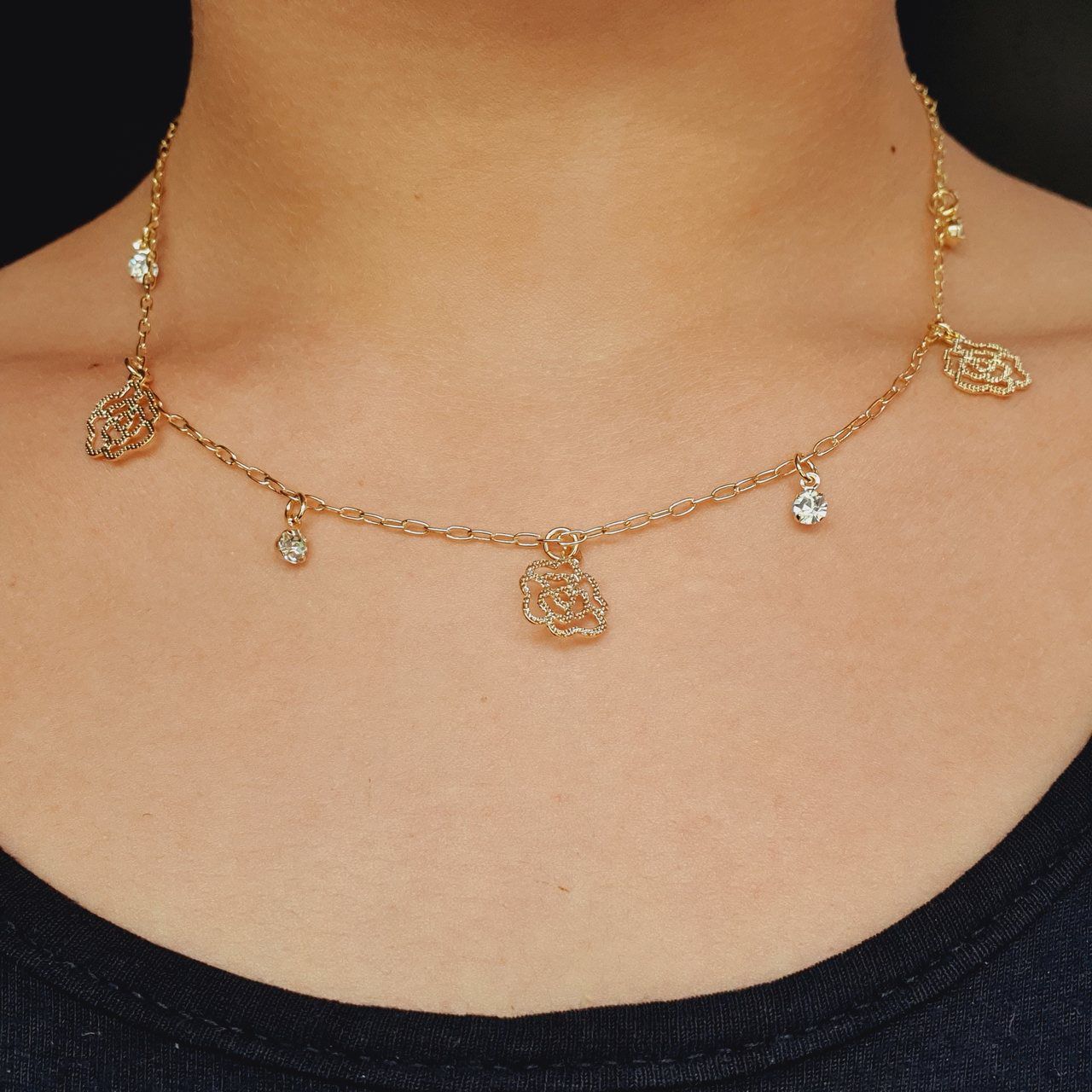 Colar Dourado Rosas - Chérie Bijoux
