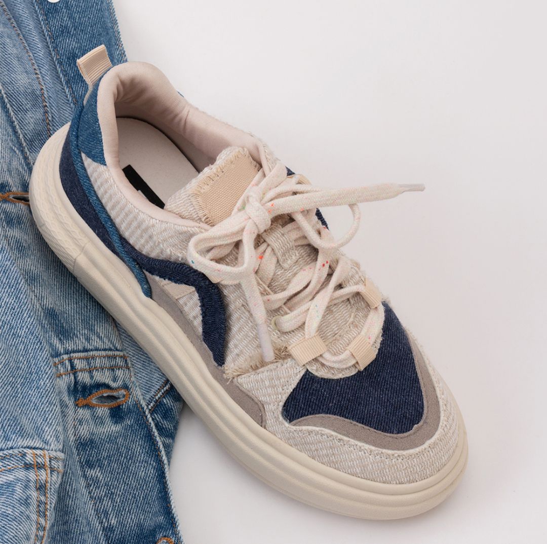 Tênis Nice Palha com Jeans | FLUÍDA