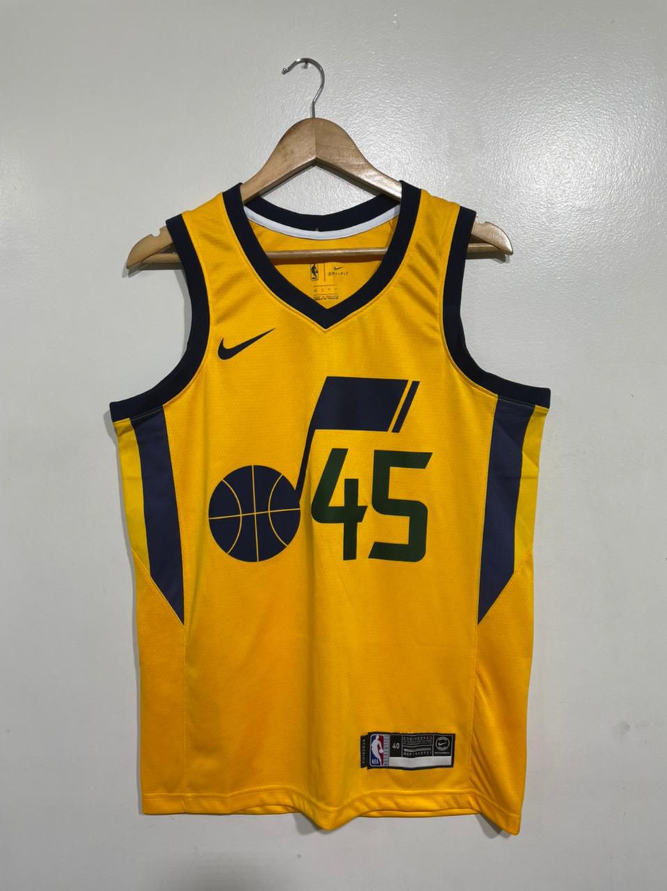 Regata Nba Utah Jazz Silk amarela (jogador) Mitchell 45 | Tailandesas ...