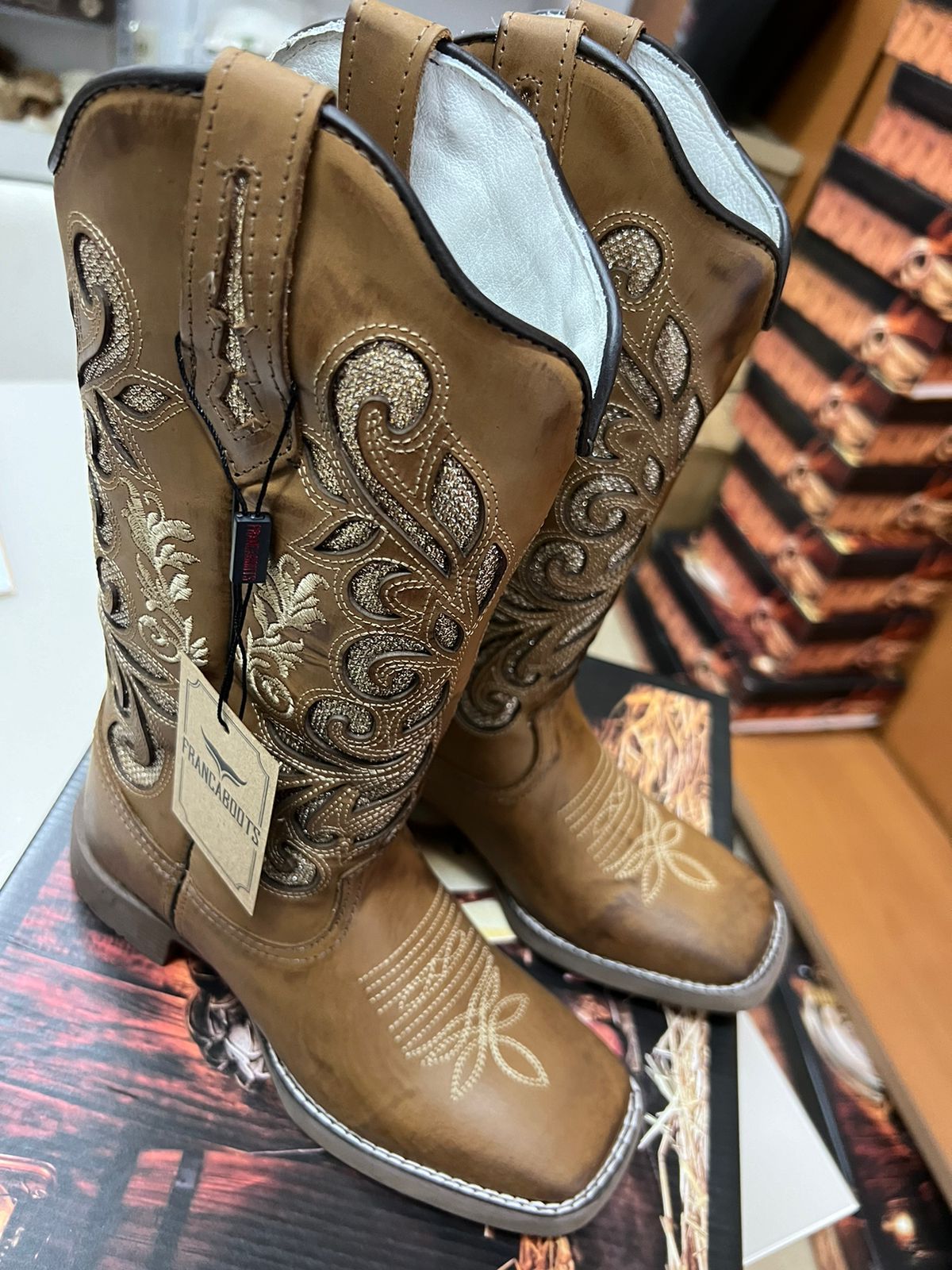 BOTA TEXANA FEMININA BORDADA A LASER FB114 | FRANCABOOTS