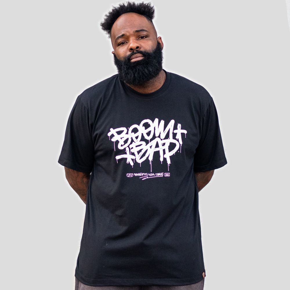 Camiseta BOOM BAP - Preta | Graffiti com Café