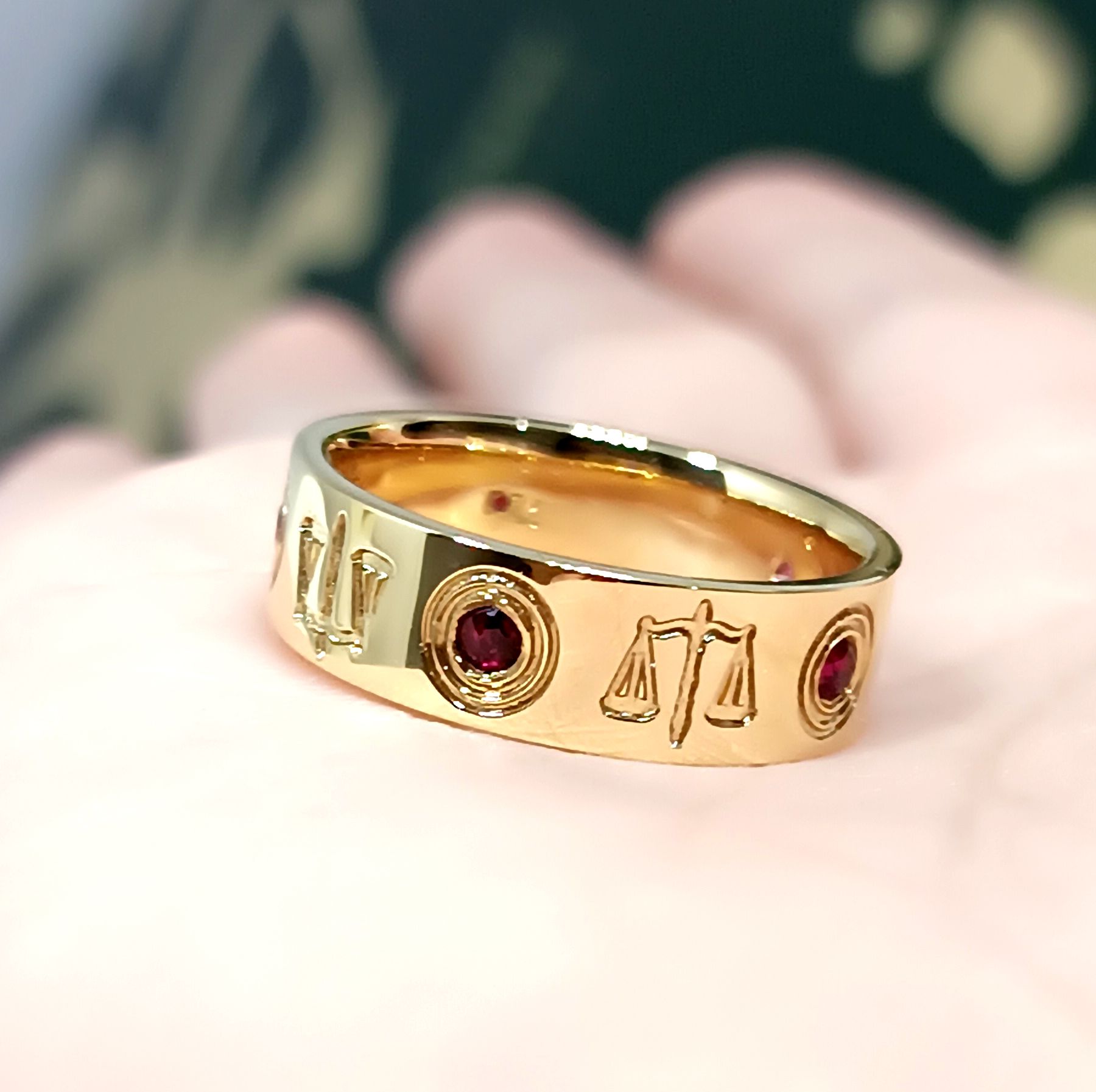 Anel de Formatura em Ouro 18k Personalizado para o Curso de Direito com ...