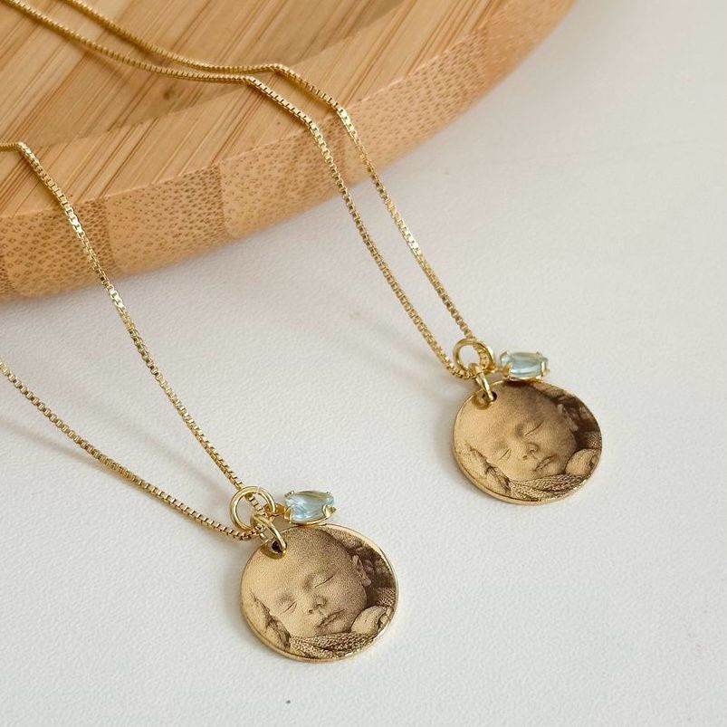 Kit 1 - 2 Colares medalha M Folheado em Ouro 18k | IAIÁ Semijoias