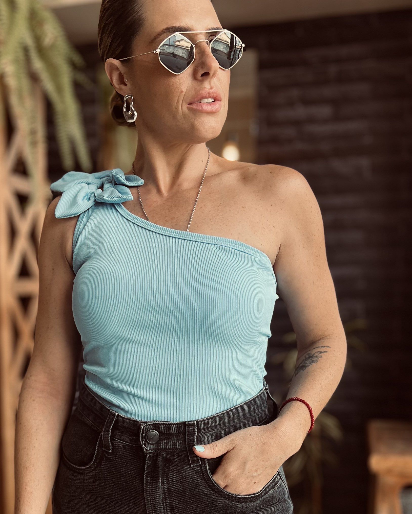 Blusa nula manga Flor Guarani - Azul Céu | Ana Radi Store