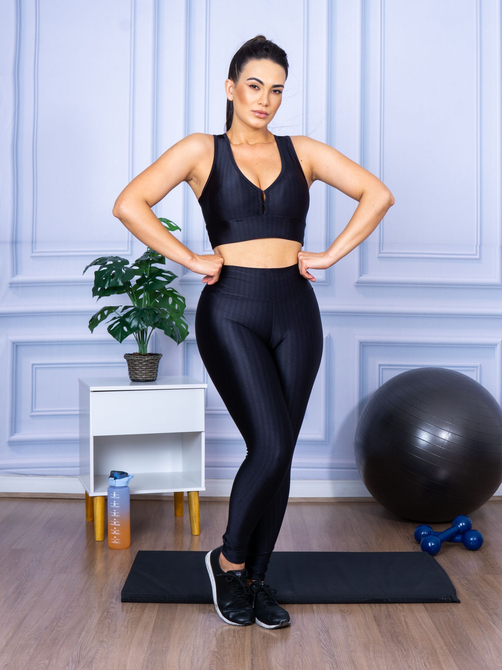 Conjunto Fitness Calça Legging 3D Cós Reto + Top Nadador Preto | Moda ...