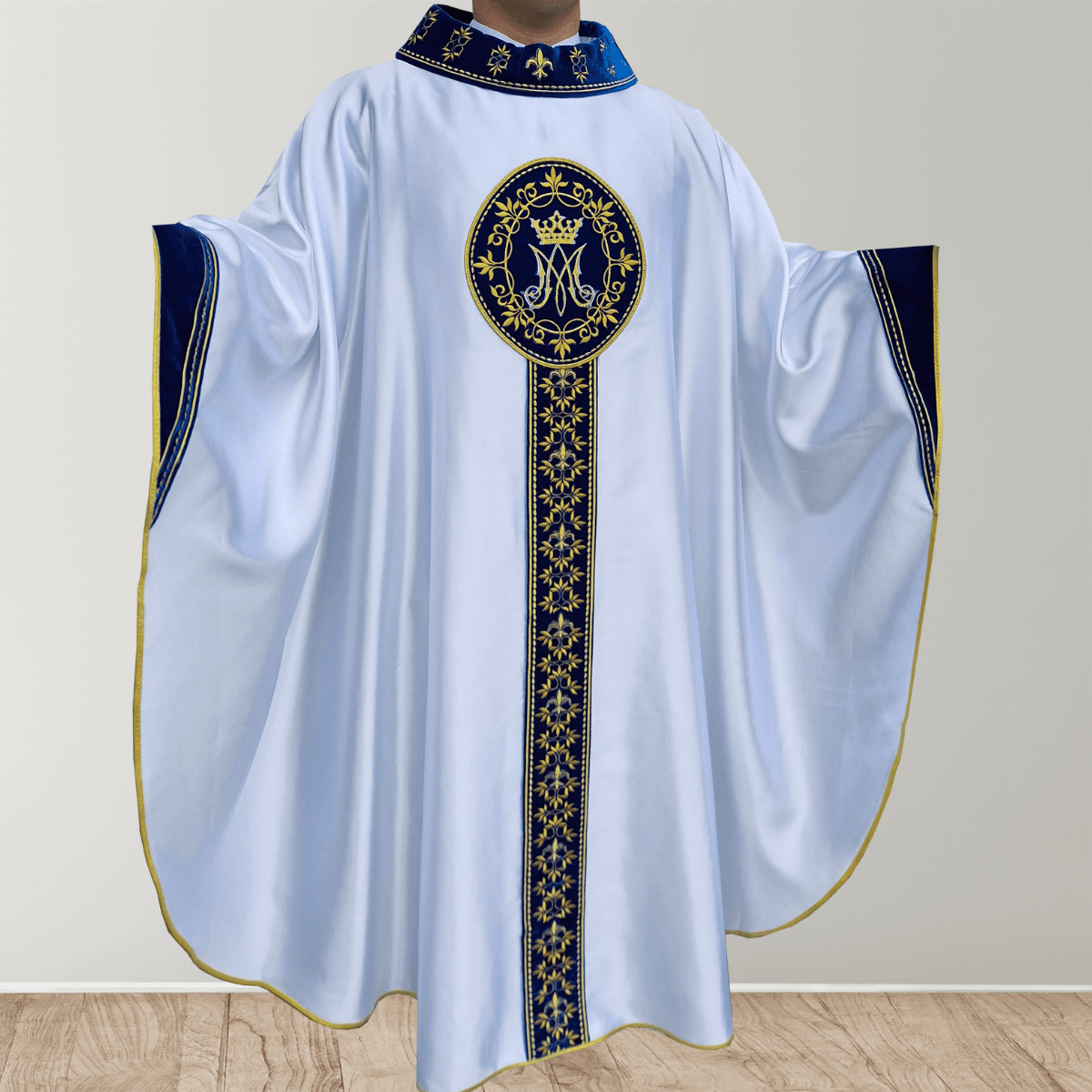 Casula Mariana Solene Com Galão Em Veludo | Loja Da Paróquia - Objetos ...