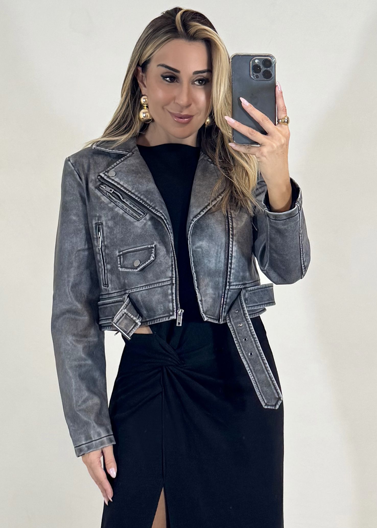 Jaqueta Cropped Couro Estonada | MADONNA BASIC