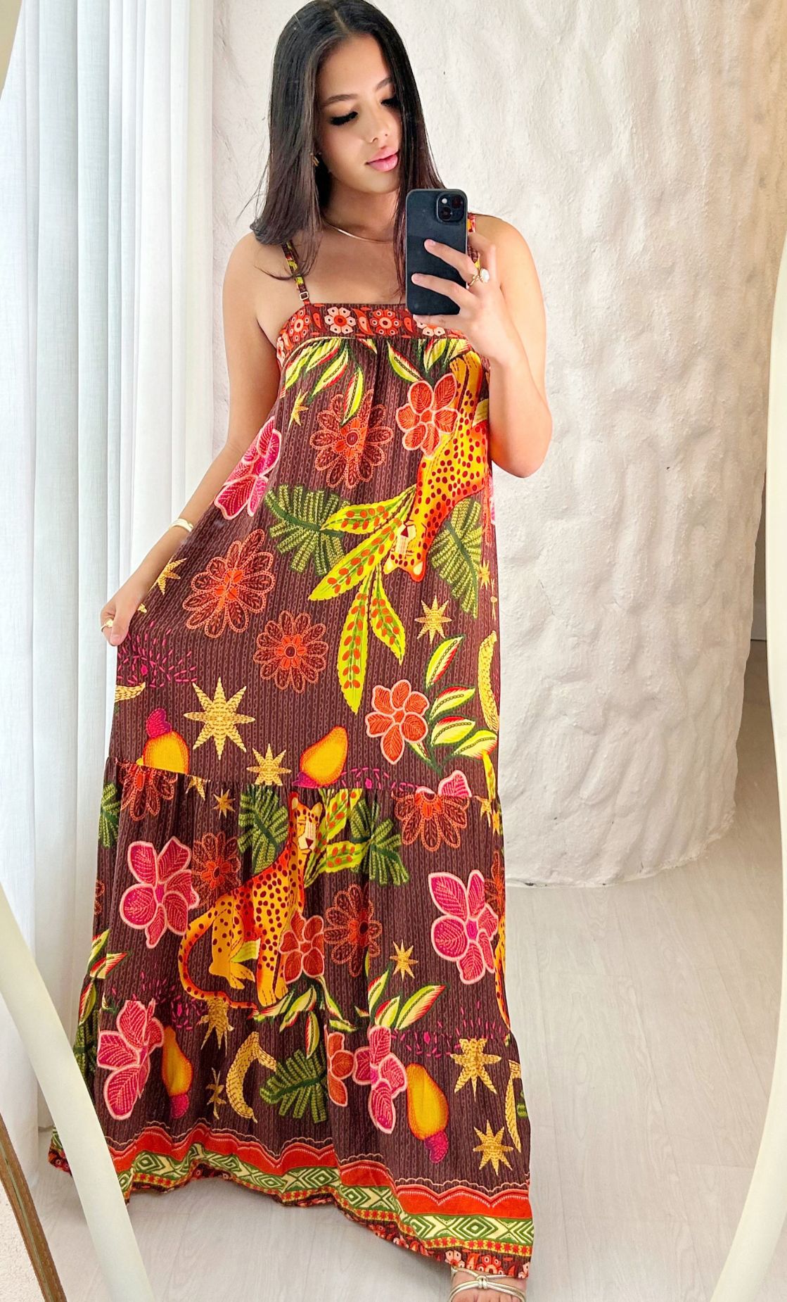 Vestido Longo Beatriz Estampado Com Amarração - Marrom | MeiMi Amores