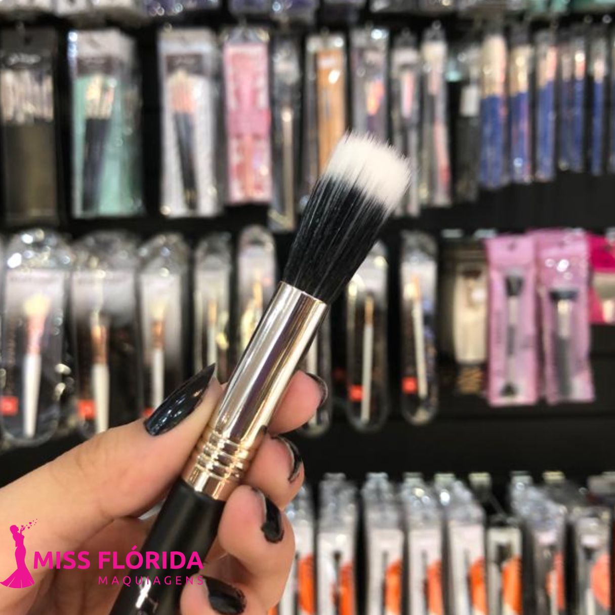 Pincel Duo Fiber pequeno Delta 03 Le Vangee | MISS FLÓRIDA MAQUIAGENS