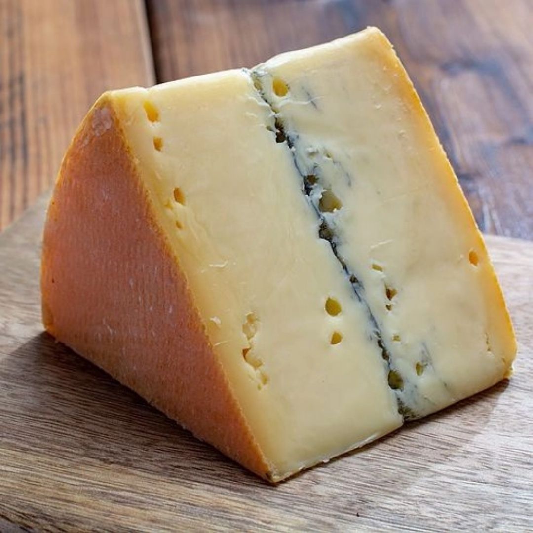 QUEIJO TIPO MORBIER 300 GRAMAS VILA CAIPIRA | Vim da Canastra