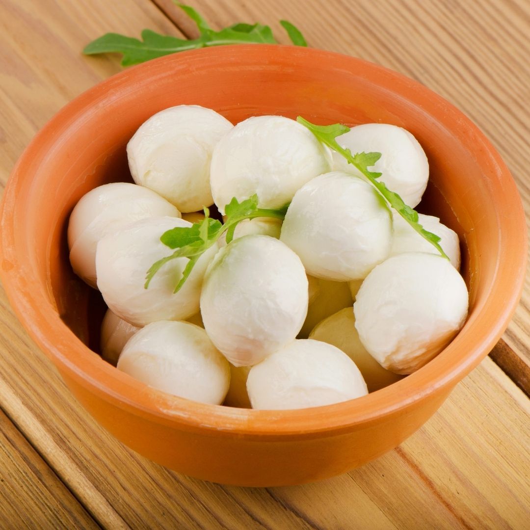 QUEIJO BOLINHA DE BÚFALA 450 GRAMAS VILA CAIPIRA | Vim da Canastra