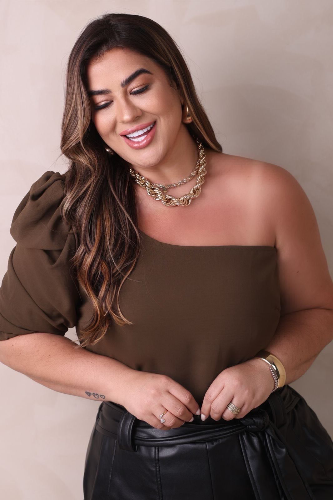 Blusa Cecília Brown | TAMTAUM PLUS SIZE FASHION