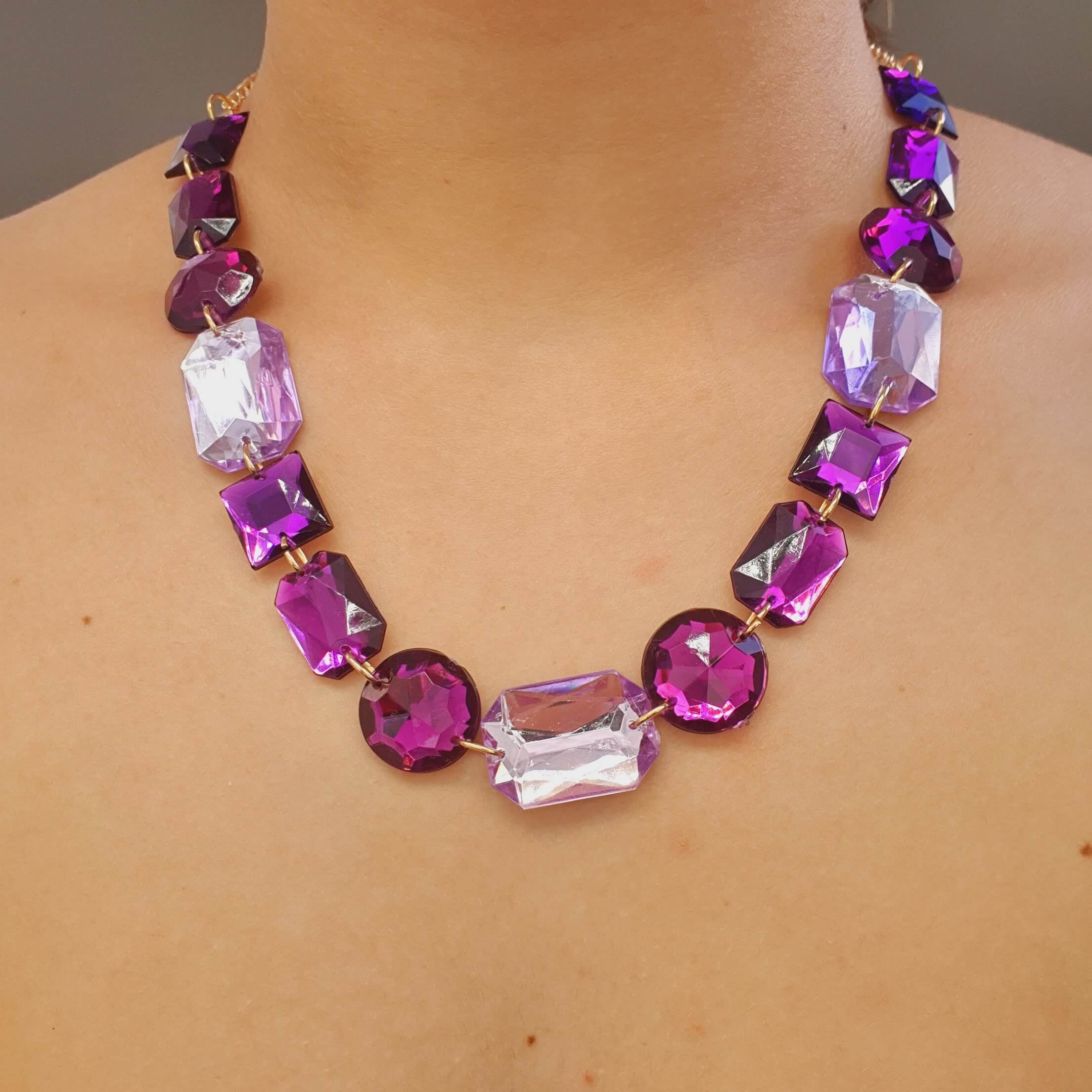 Colar Pedraria Lilás - Chérie Bijoux
