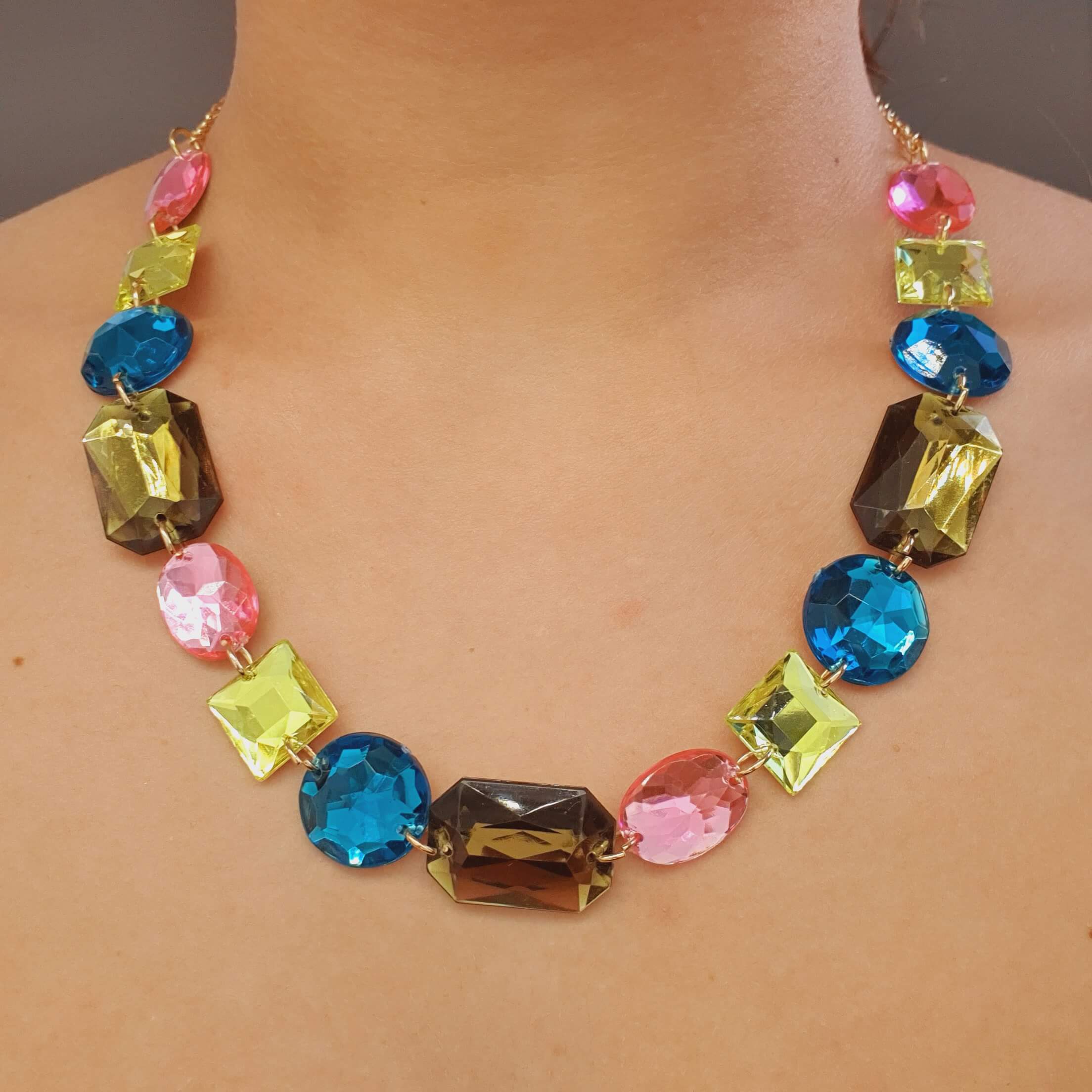 Colar Pedraria Colorida - Chérie Bijoux