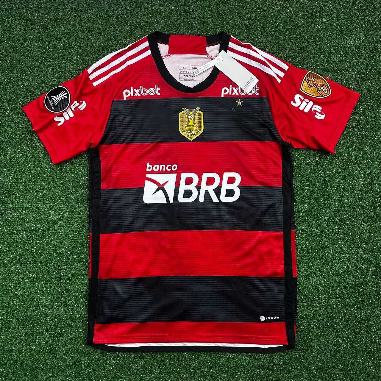 (PATCH CAMPEÃO 2022) Camisa Flamengo Home 23/24 - Patrocínio + Patchs ...