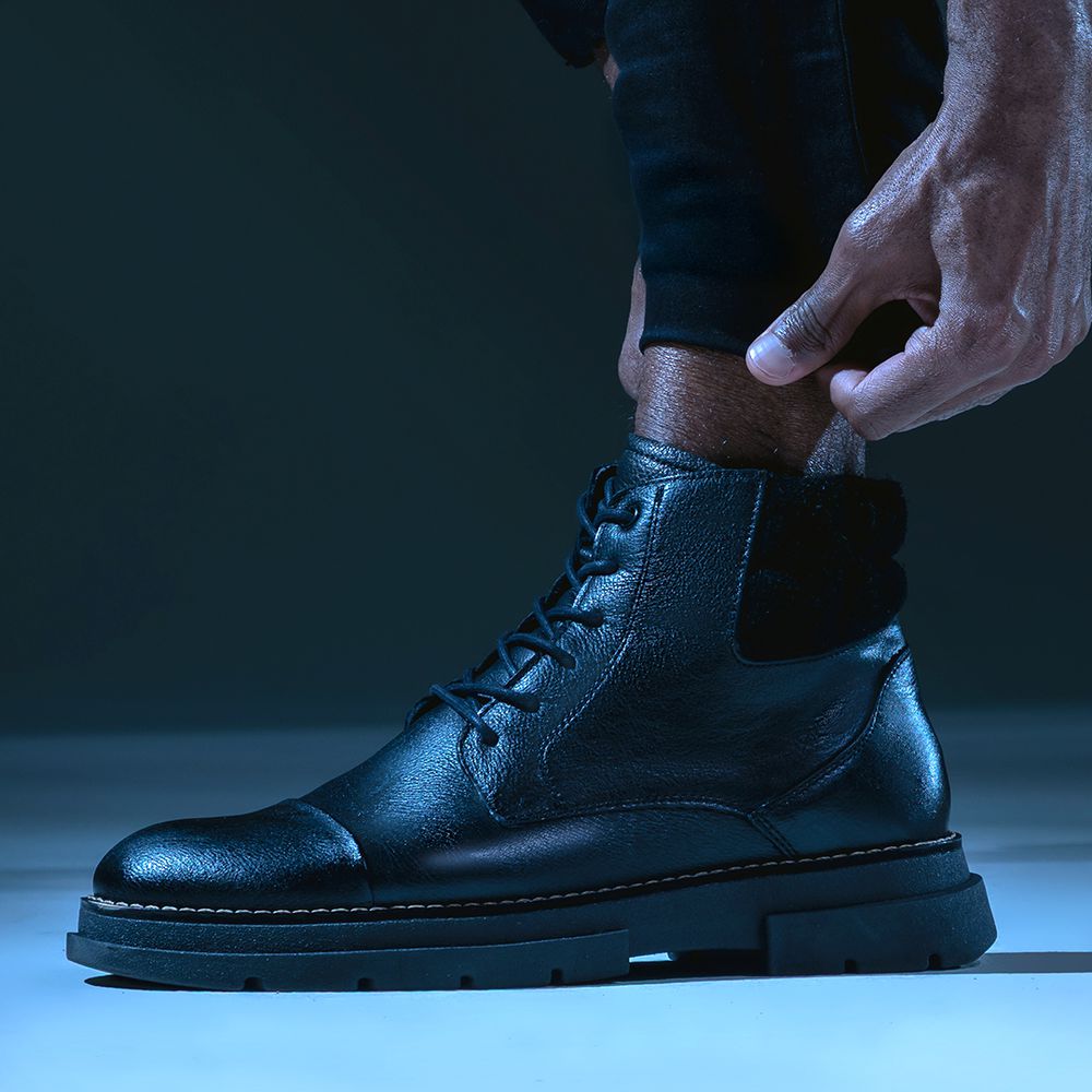 Bota Masculina Coturno Laroche Everest em Couro - Preto | Calçados Laroche