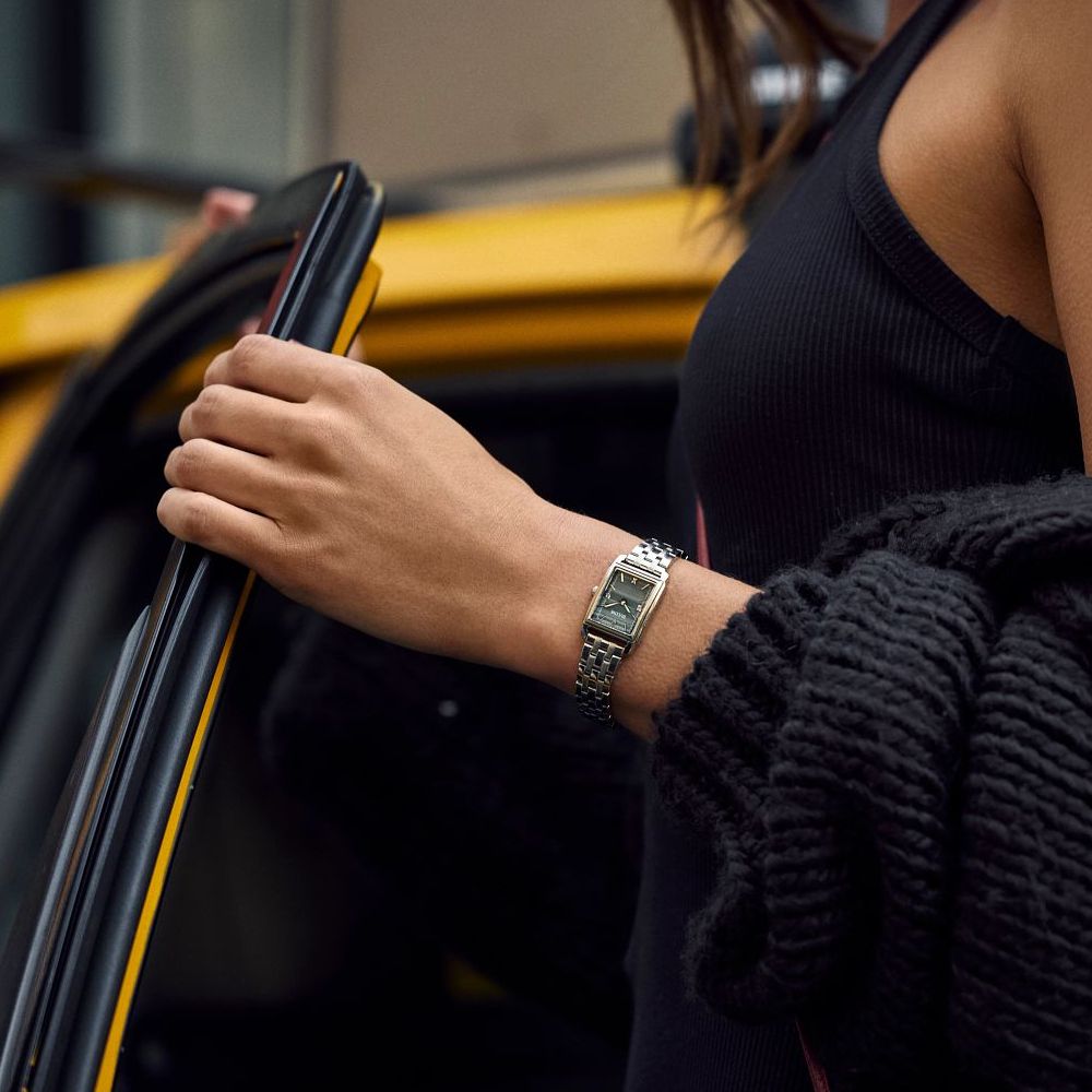 Relógio Bulova Feminino Classic Sutton Retangular com Diamantes