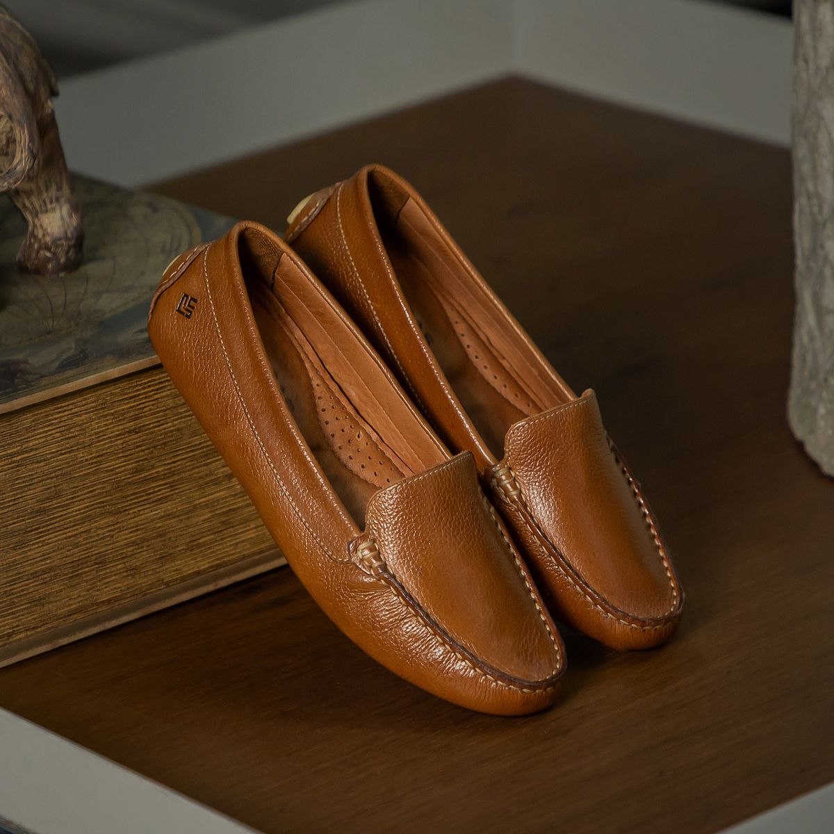 Mocassim Feminino Caramelo - Conforto e Estilo | Lecas Calçados | LECAS