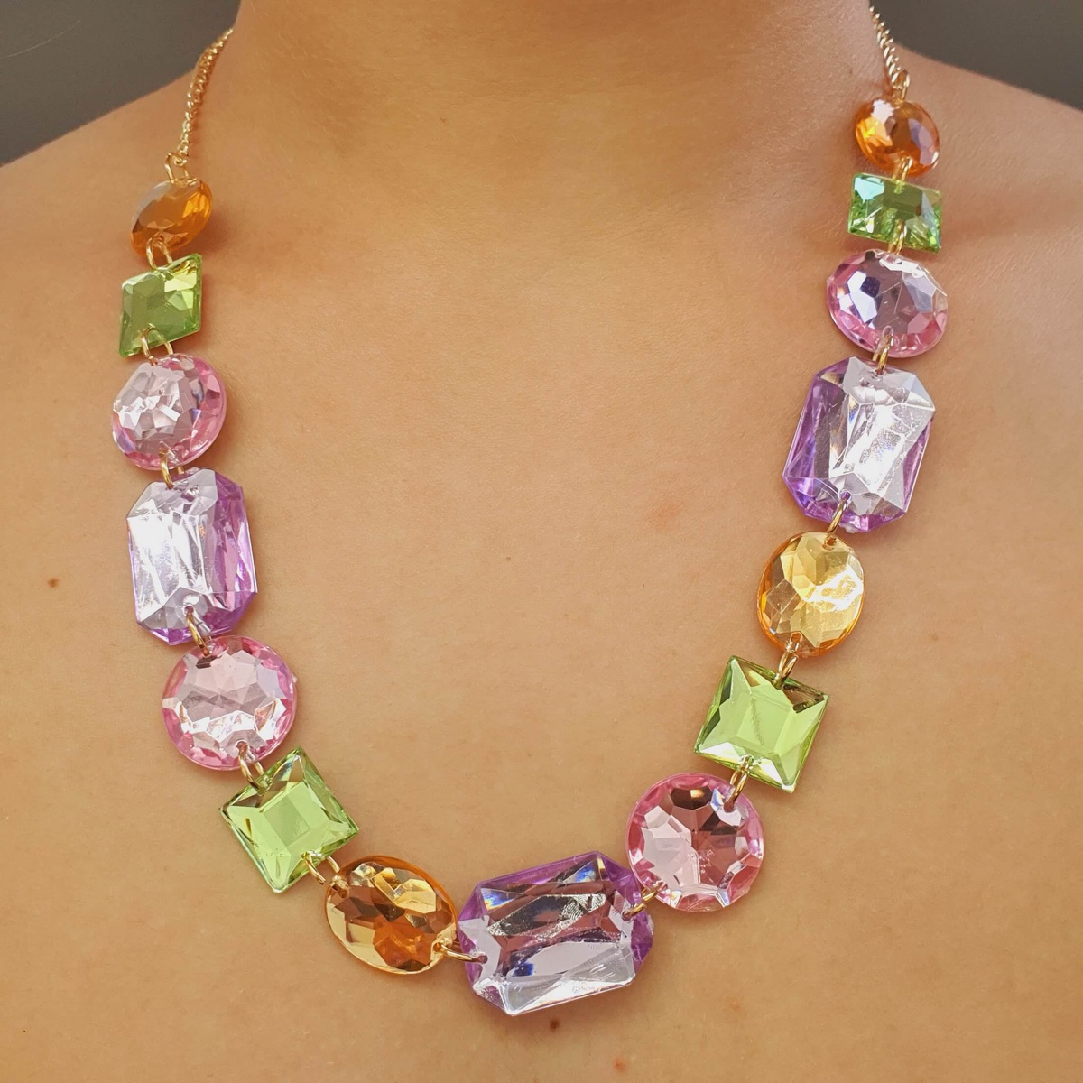 Colar Pedraria Colorida - Chérie Bijoux