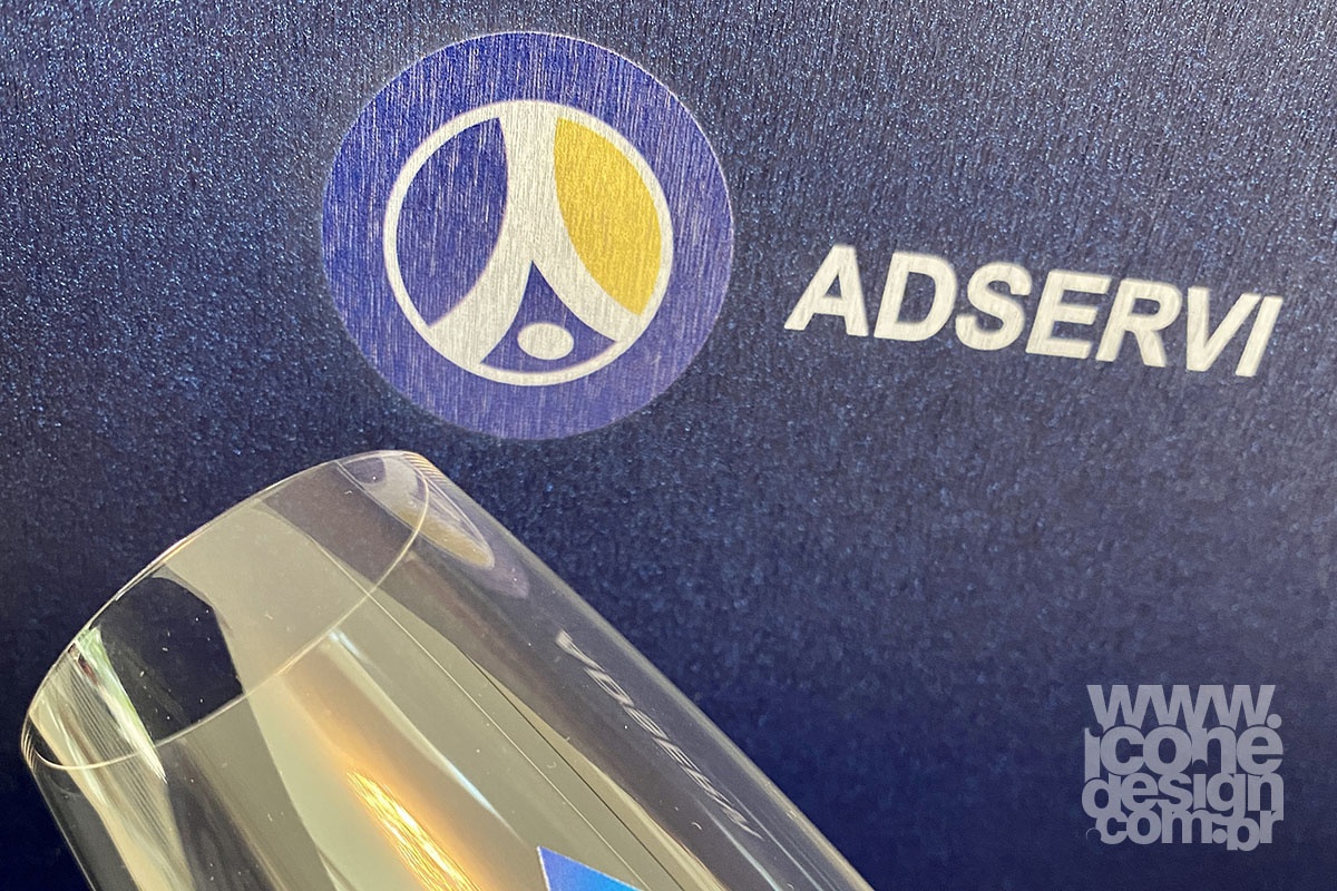 Caixa Empresarial Adservi | Ícone Design