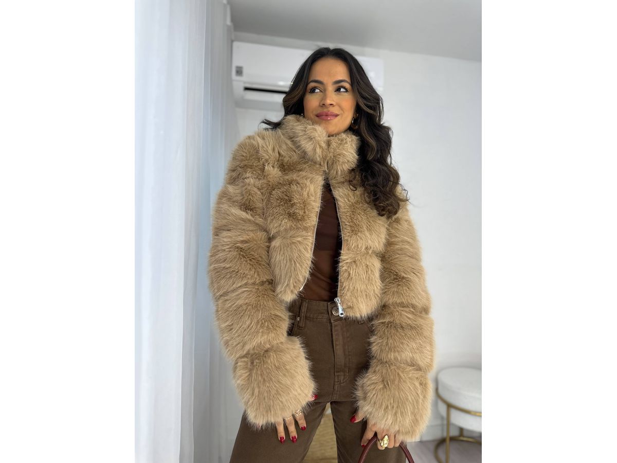 Casaco Pelo Mocha Mousse Jeiny | SUBLIME