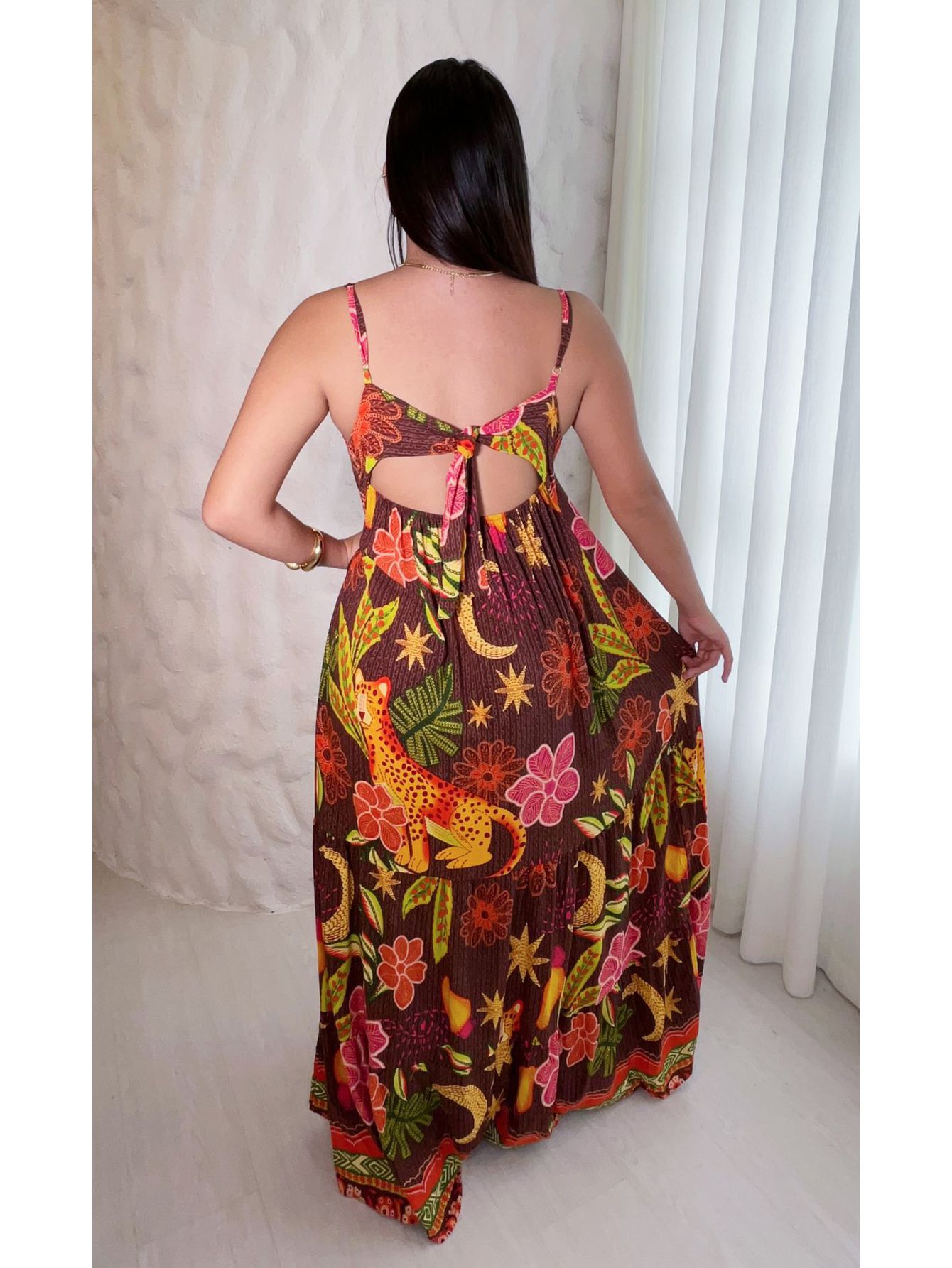 Vestido Longo Beatriz Estampado Com Amarração - Marrom | MeiMi Amores
