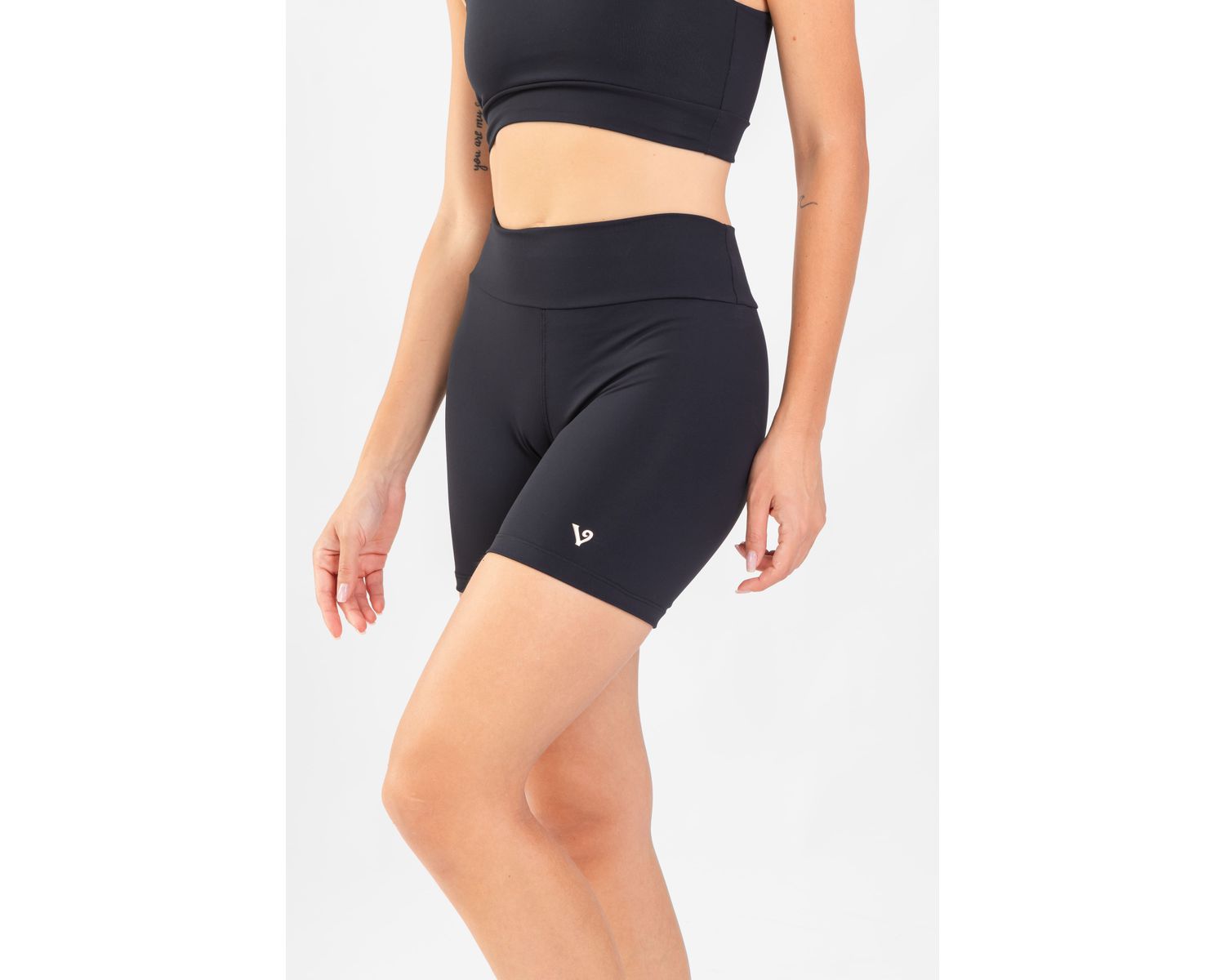 Short Basic Feminino - Preto | VASHTI FITNESS