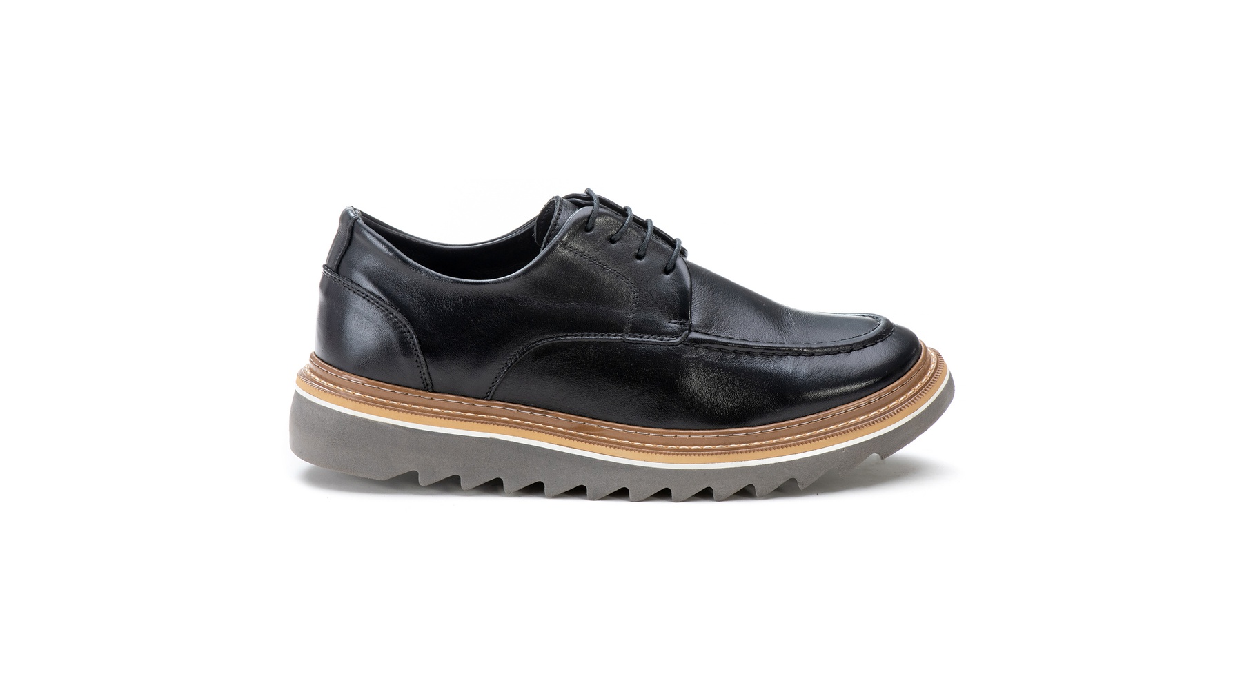 Sapato Masculino Tratorado Em Couro Liso Preto | Mr. Light Calçados