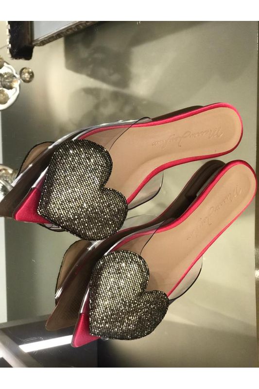 Mules / Marrie Josefine