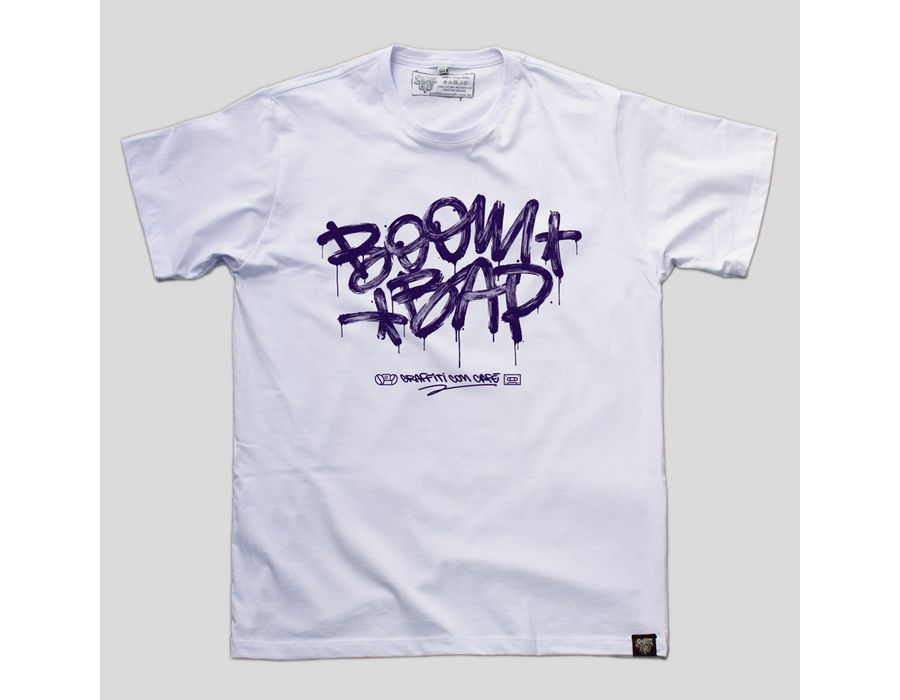Camiseta BOOM BAP - Branca | Graffiti com Café