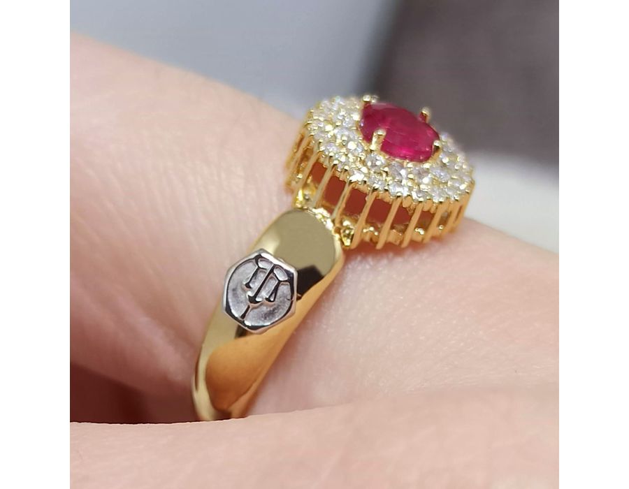 Anel de Formatura em Ouro 18k Cravejado | Helder Joalheiros