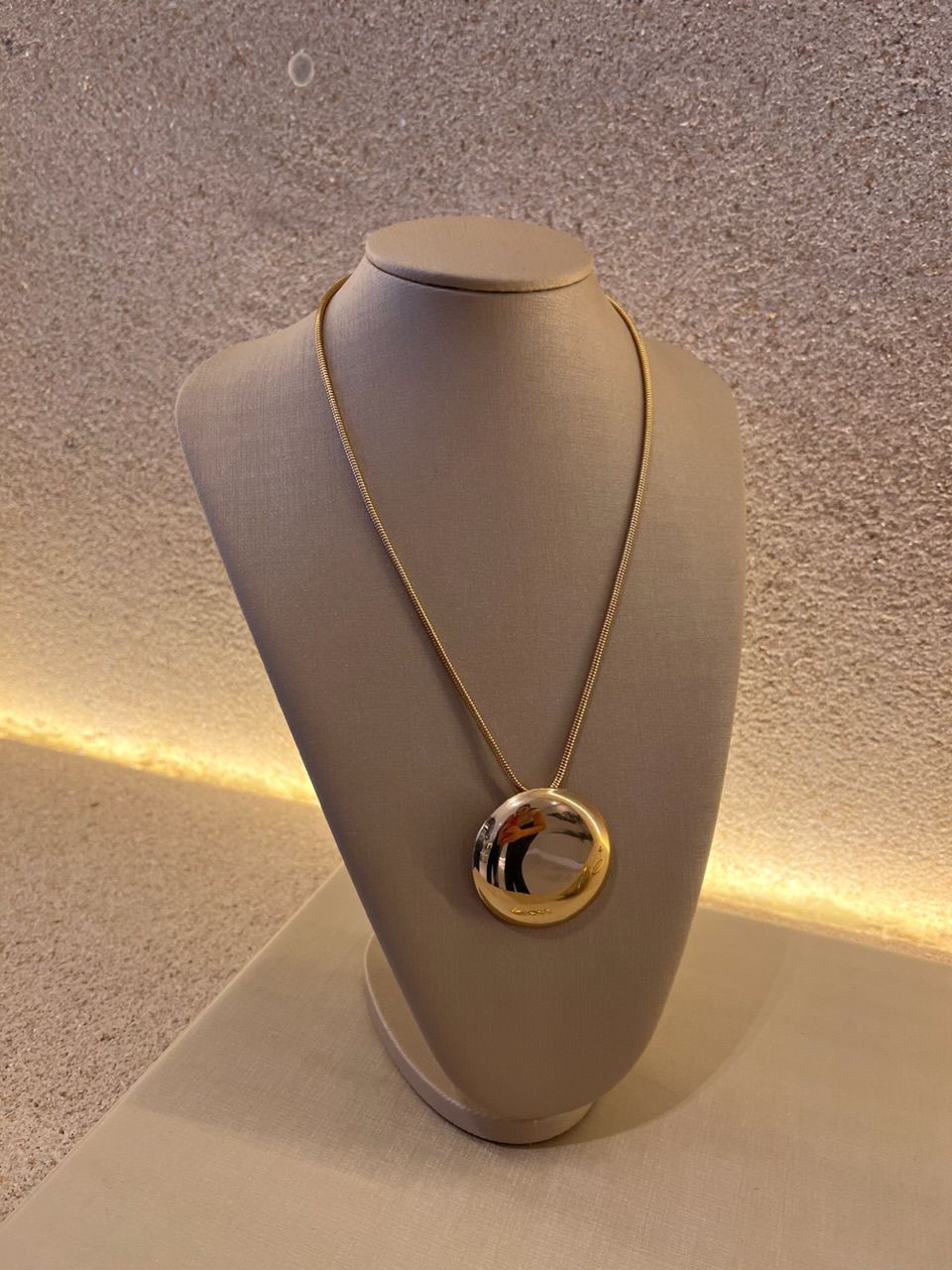 COLAR ISA BOLA | CAROLLA FERRARO